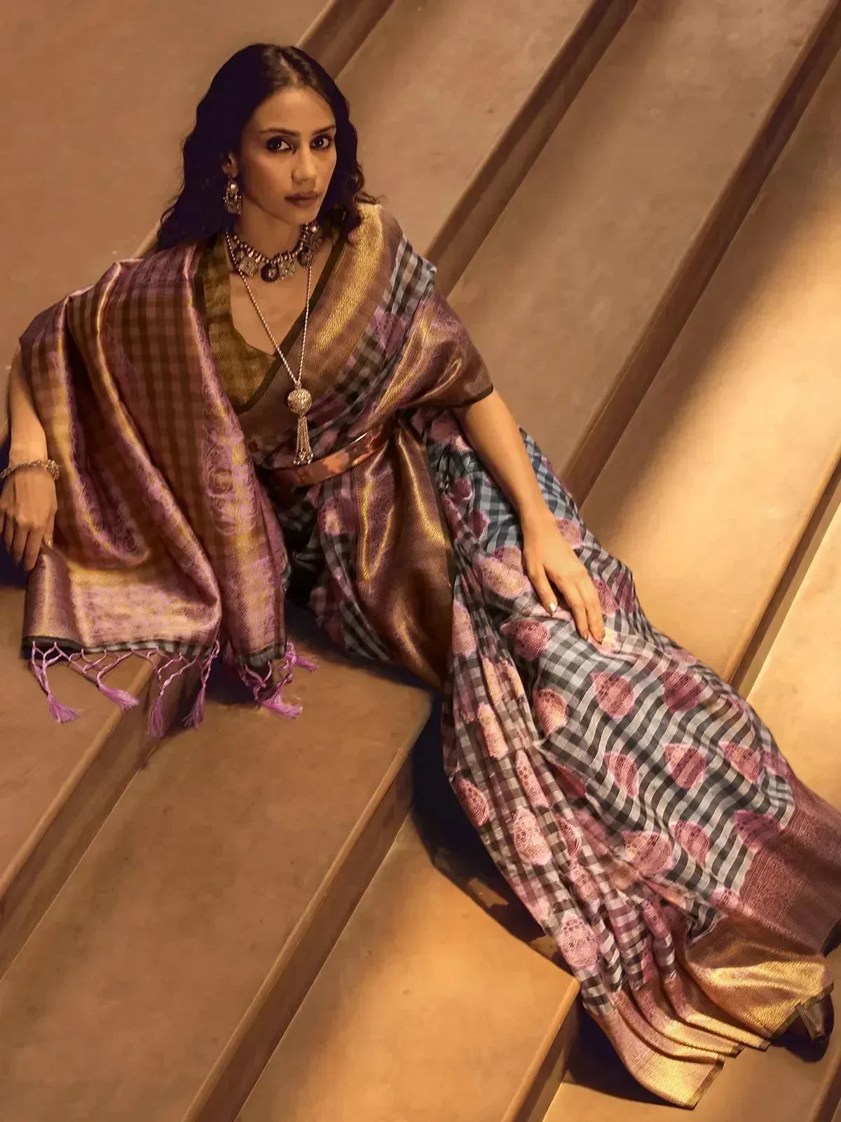 Light Pink And Black Checks Design Handloom Silk Saree - VJV Now - India